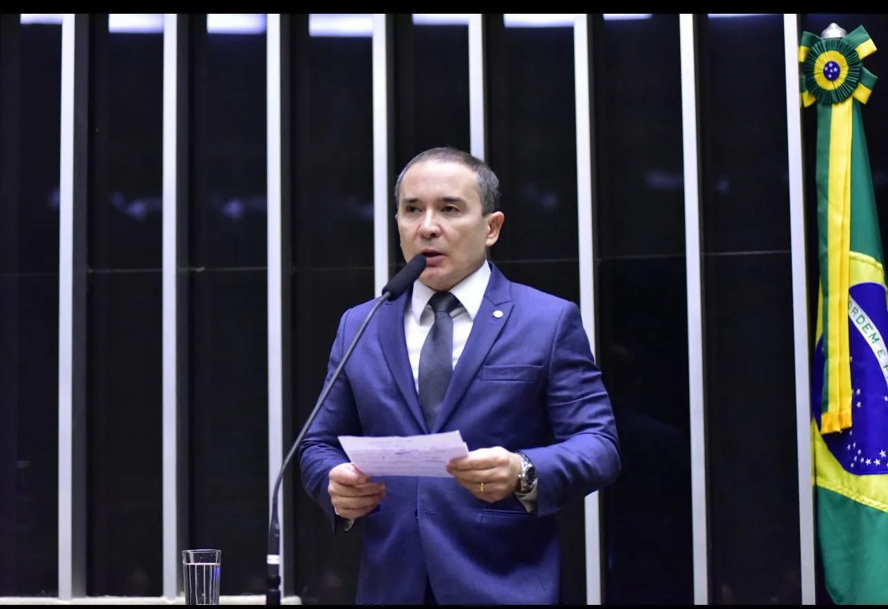 Duda Ramos vota contra aumento de deputados federais e cobra mais ...