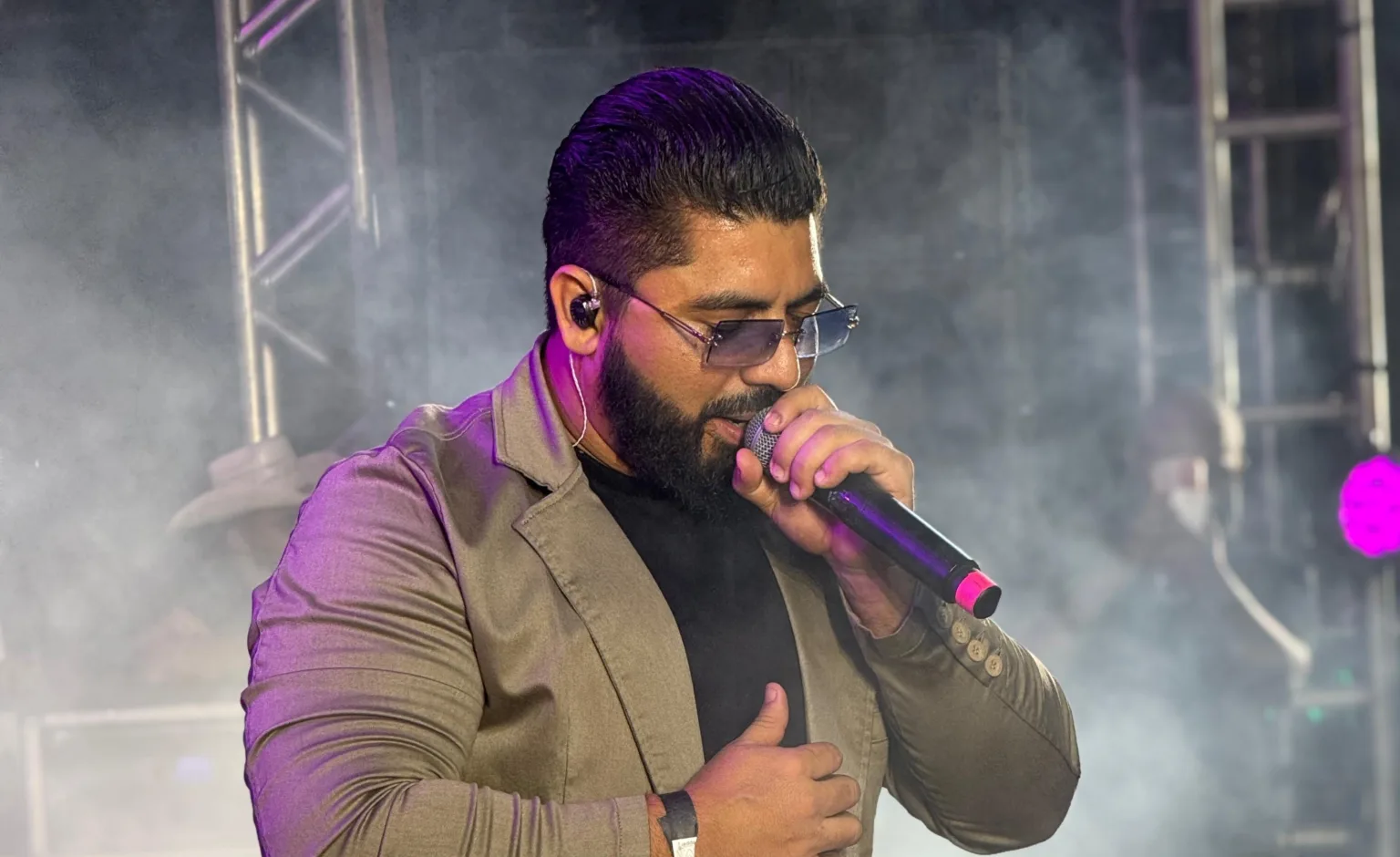 Walker Tavares canta sobre amor não correspondido, traição e agro em ...