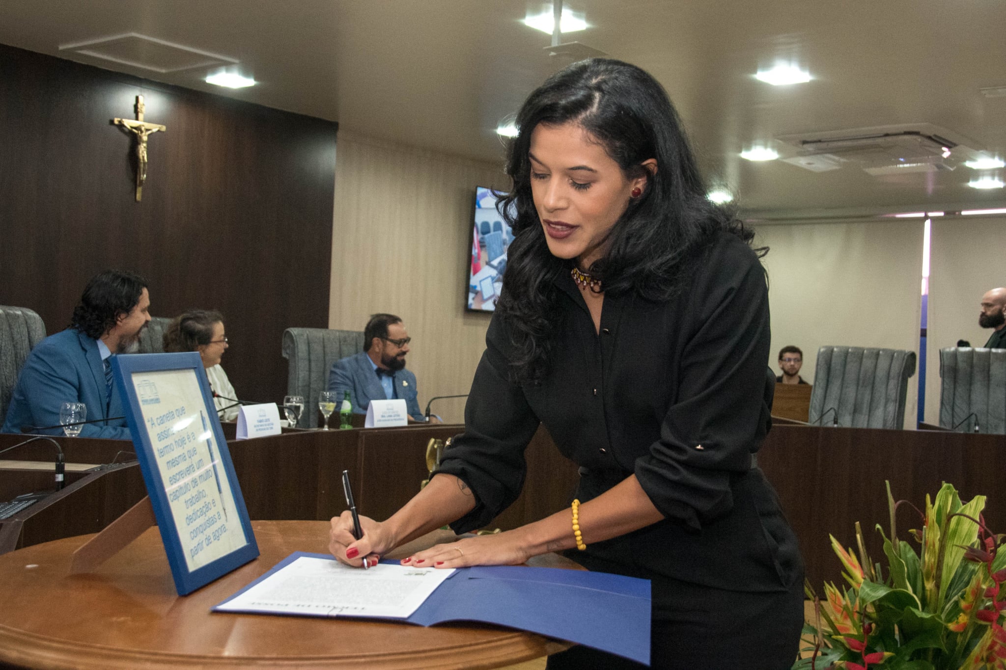 Novos servidores tomam posse e passam a integrar o Judiciário de ...
