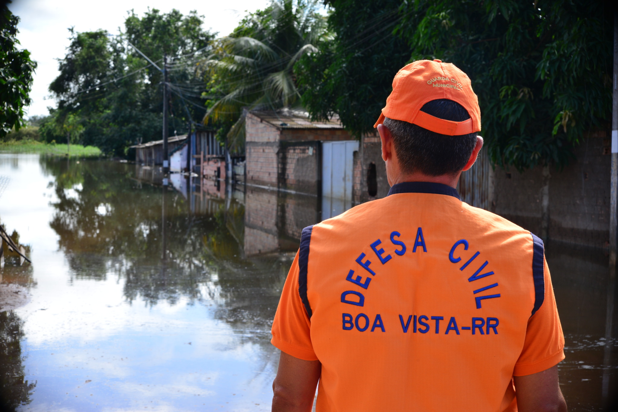 Com Rio Branco em alerta, Defesa Civil acompanha áreas alagadas em ...
