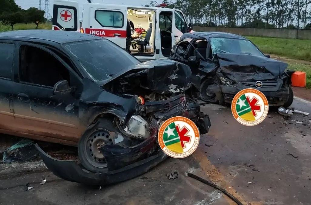 Seis ficam feridos em batida frontal entre dois carros na BR-174, em Boa Vista - Folha BV