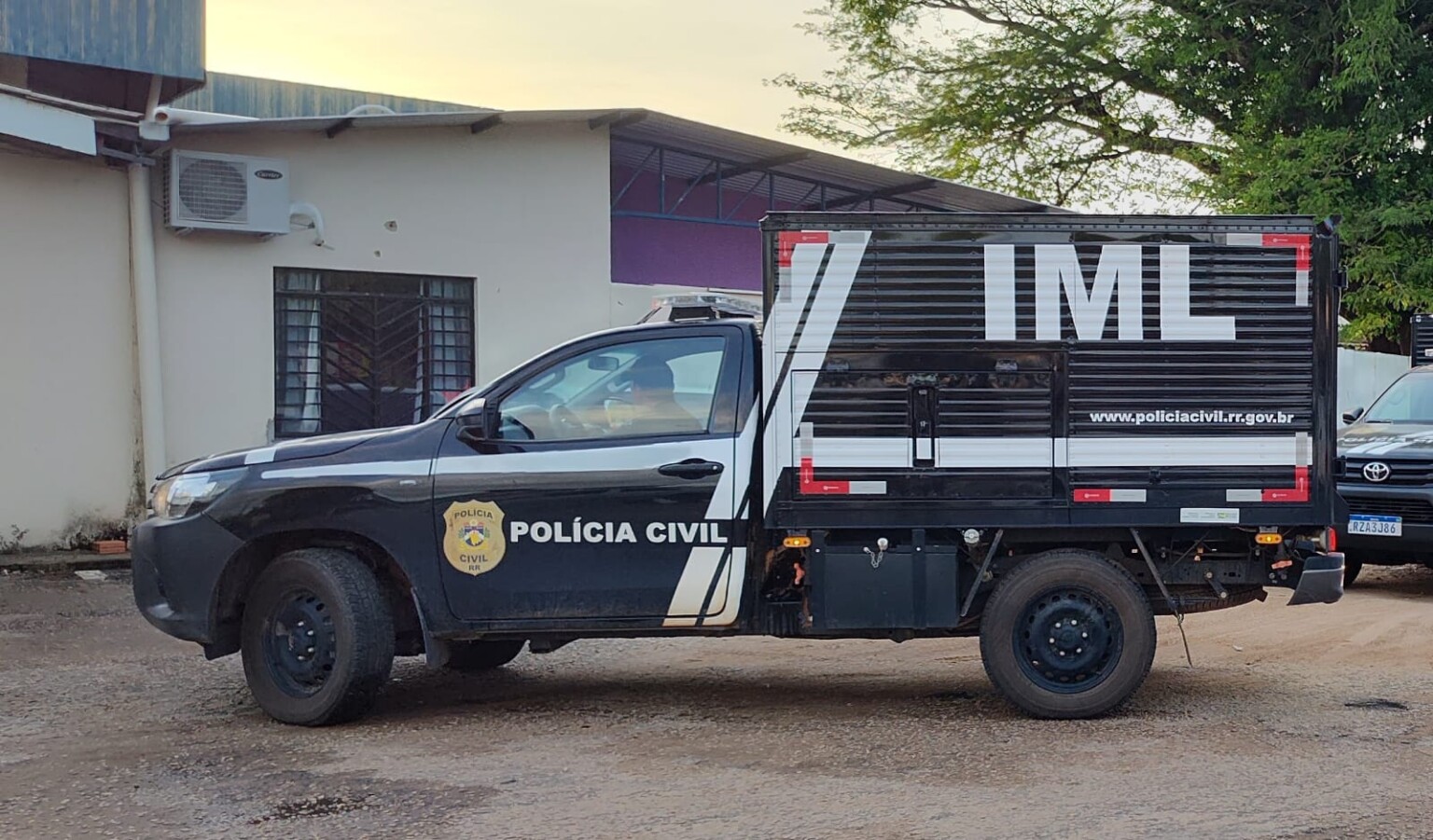 Ossada humana é encontrada em cova rasa - Folha BV